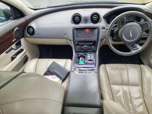 Blue Jaguar XJ 2011 in Jonava, with an engine capacity of 2.99 L and mileage of 144 thousand km for 4599 €, photo 15 on AUTOMOTO.COM.LV