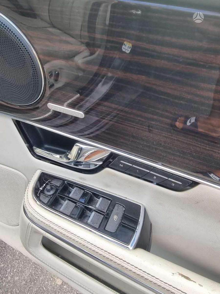 Blue Jaguar XJ 2011 in Jonava, with an engine capacity of 2.99 L and mileage of 144 thousand km for 4599 €, photo 17 on AUTOMOTO.COM.LV