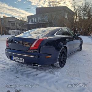Zils Jaguar XJ 2012 Tartu, ar dzinēja tilpumu 3.00 L un nobraukumu 300 tūkst. km par 9390 €, foto  vietnē AUTOMOTO.COM.LV
