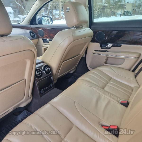 Blue Jaguar XJ 2012 in Tartu, with an engine capacity of 3.00 L and mileage of 300 thousand km for 9390 €, photo 11 on AUTOMOTO.COM.LV