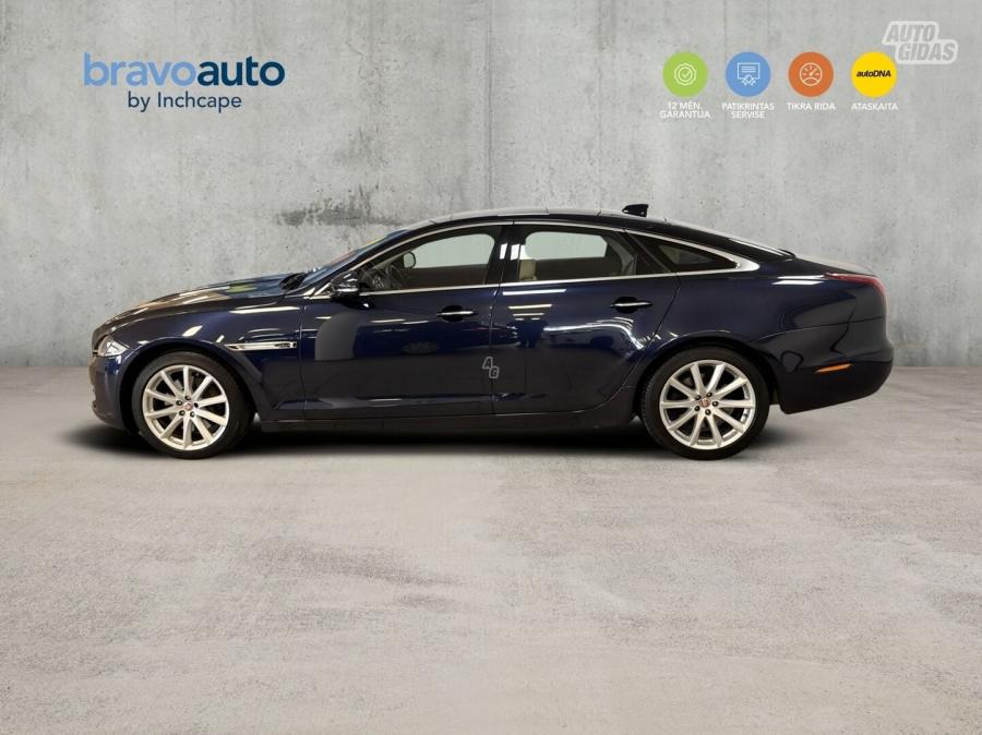 Zils Jaguar XJ 2017 Viļņa, ar dzinēja tilpumu 3.00 L un nobraukumu 79 tūkst. km par 19900 €, foto 2 vietnē AUTOMOTO.COM.LV