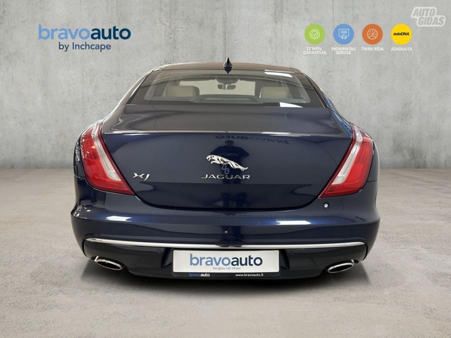 Zils Jaguar XJ 2017 Viļņa, ar dzinēja tilpumu 3.00 L un nobraukumu 79 tūkst. km par 19900 €, foto 4 vietnē AUTOMOTO.COM.LV