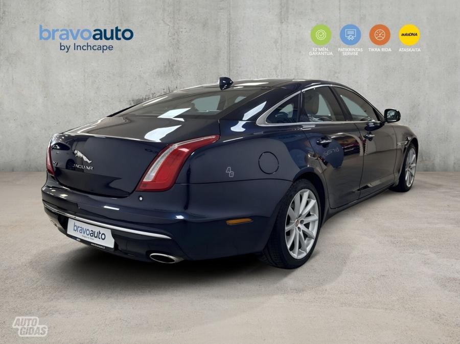 Zils Jaguar XJ 2017 Viļņa, ar dzinēja tilpumu 3.00 L un nobraukumu 79 tūkst. km par 19900 €, foto 5 vietnē AUTOMOTO.COM.LV