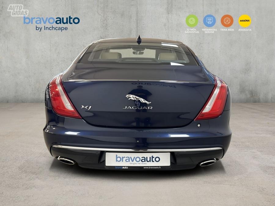 Zils Jaguar XJ 2017 Viļņa, ar dzinēja tilpumu 3.00 L un nobraukumu 79 tūkst. km par 19000 €, foto 5 vietnē AUTOMOTO.COM.LV