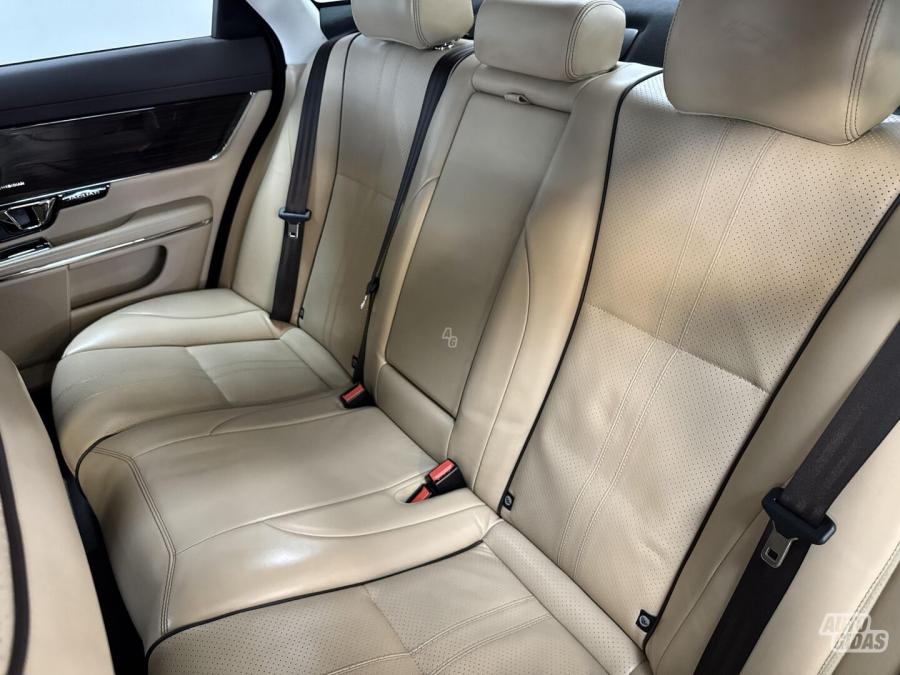 Zils Jaguar XJ 2017 Viļņa, ar dzinēja tilpumu 3.00 L un nobraukumu 79 tūkst. km par 19000 €, foto 16 vietnē AUTOMOTO.COM.LV