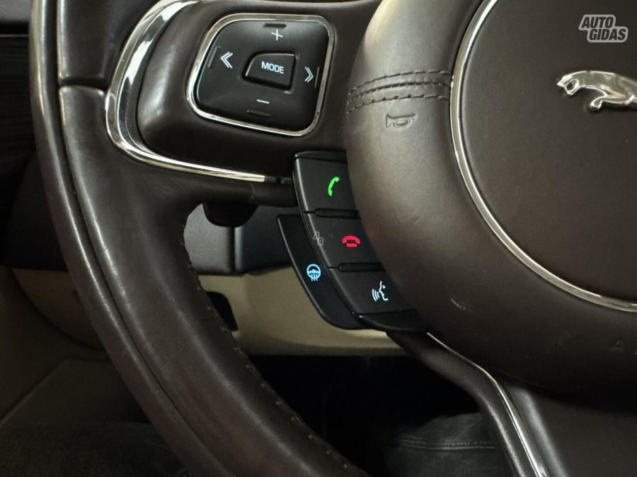 Zils Jaguar XJ 2017 Viļņa, ar dzinēja tilpumu 3.00 L un nobraukumu 79 tūkst. km par 19000 €, foto 19 vietnē AUTOMOTO.COM.LV