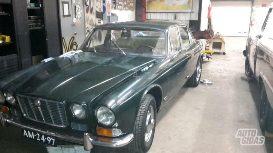 Zaļš Jaguar XJ 1971 Viļņa, ar dzinēja tilpumu 4.20 L un nobraukumu 74 tūkst. km par 7800 €, foto 1 vietnē AUTOMOTO.COM.LV