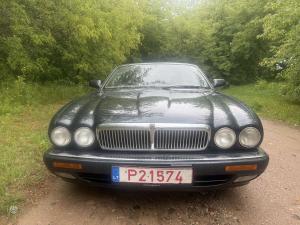 Zaļš Jaguar XJ 1997 Viļņa, ar dzinēja tilpumu 4.00 L un nobraukumu 182 tūkst. km par 9996 €, foto 2 vietnē AUTOMOTO.COM.LV