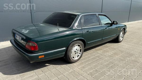 Zaļš Jaguar XJ 1997 Rīga, ar dzinēja tilpumu 3.20 L un nobraukumu 270 tūkst. km par 2100 €, foto 5 vietnē AUTOMOTO.COM.LV