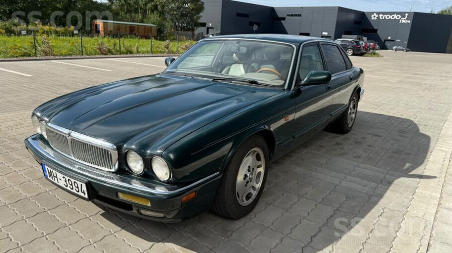 Zaļš Jaguar XJ 1997 Rīga, ar dzinēja tilpumu 3.20 L un nobraukumu 270 tūkst. km par 2100 €, foto 7 vietnē AUTOMOTO.COM.LV