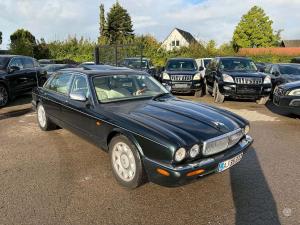 Green Jaguar XJ 1997 in Vilnius, with an engine capacity of 4.00 L and mileage of 308 thousand km for 5999 €, photo  on AUTOMOTO.COM.LV
