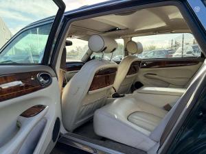 Green Jaguar XJ 1997 in Vilnius, with an engine capacity of 4.00 L and mileage of 308 thousand km for 5999 €, photo 11 on AUTOMOTO.COM.LV