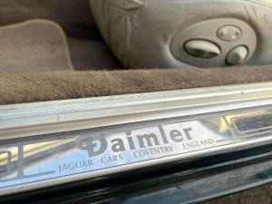 Green Jaguar XJ 1997 in Vilnius, with an engine capacity of 4.00 L and mileage of 308 thousand km for 5999 €, photo 18 on AUTOMOTO.COM.LV