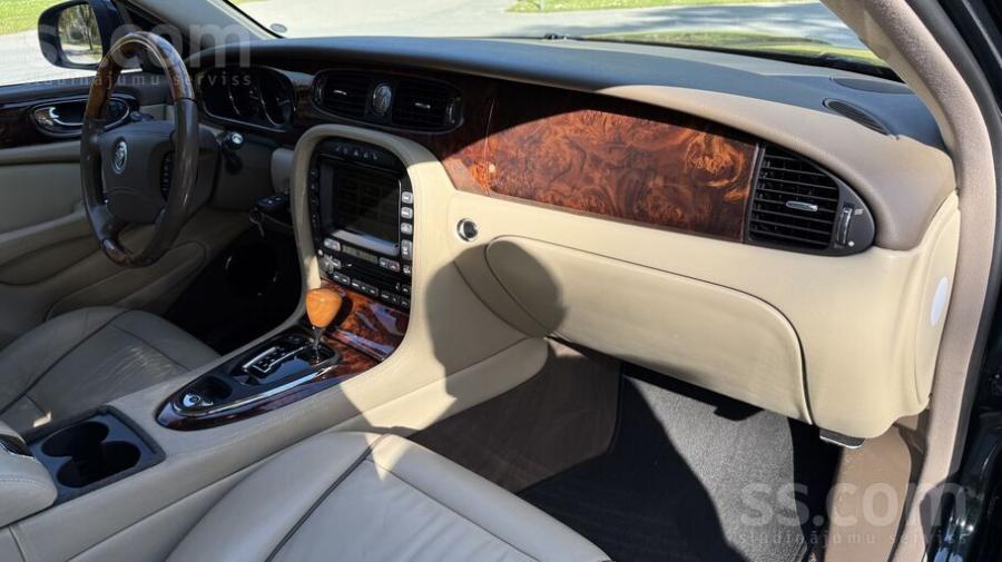Zaļš Jaguar XJ 2007 Jūrmala, ar dzinēja tilpumu 2.70 L un nobraukumu 0 tūkst. km par 8950 €, foto 23 vietnē AUTOMOTO.COM.LV