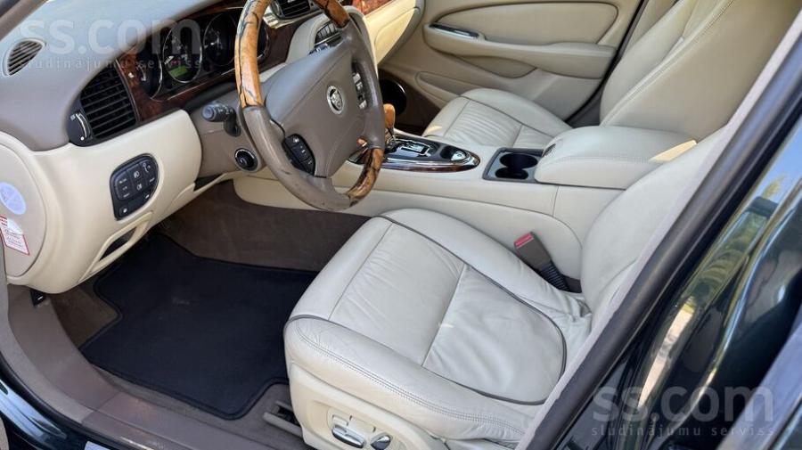 Zaļš Jaguar XJ 2007 Jūrmala, ar dzinēja tilpumu 2.70 L un nobraukumu 0 tūkst. km par 8950 €, foto 31 vietnē AUTOMOTO.COM.LV
