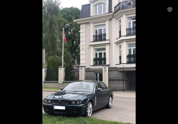 Zaļš Jaguar XJ 2007 Viļņa, ar dzinēja tilpumu 2.72 L un nobraukumu 333 tūkst. km par 7500 €, foto 2 vietnē AUTOMOTO.COM.LV