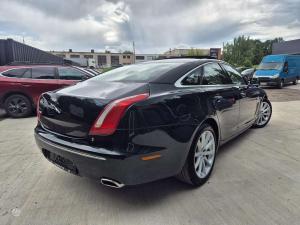 Zaļš Jaguar XJ 2010 Utena, ar dzinēja tilpumu 2.99 L un nobraukumu 194 tūkst. km par 7990 €, foto 4 vietnē AUTOMOTO.COM.LV