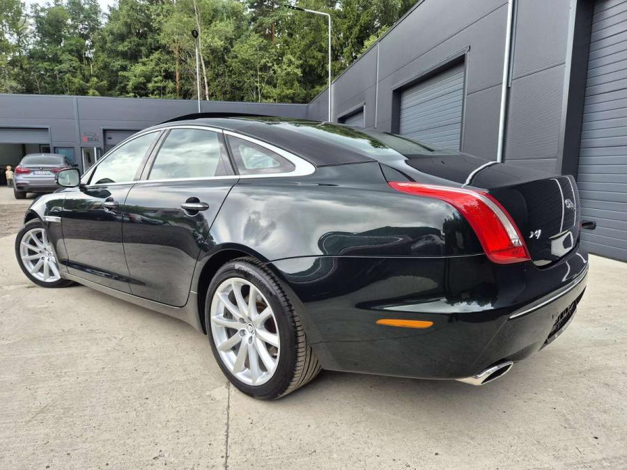 Zaļš Jaguar XJ 2010 Utena, ar dzinēja tilpumu 2.99 L un nobraukumu 194 tūkst. km par 7990 €, foto 5 vietnē AUTOMOTO.COM.LV