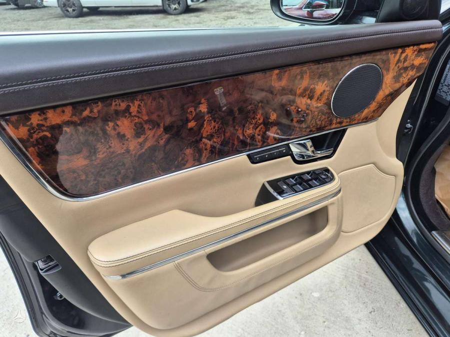 Zaļš Jaguar XJ 2010 Utena, ar dzinēja tilpumu 2.99 L un nobraukumu 194 tūkst. km par 7990 €, foto 11 vietnē AUTOMOTO.COM.LV