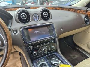 Zaļš Jaguar XJ 2010 Utena, ar dzinēja tilpumu 2.99 L un nobraukumu 194 tūkst. km par 7990 €, foto 13 vietnē AUTOMOTO.COM.LV