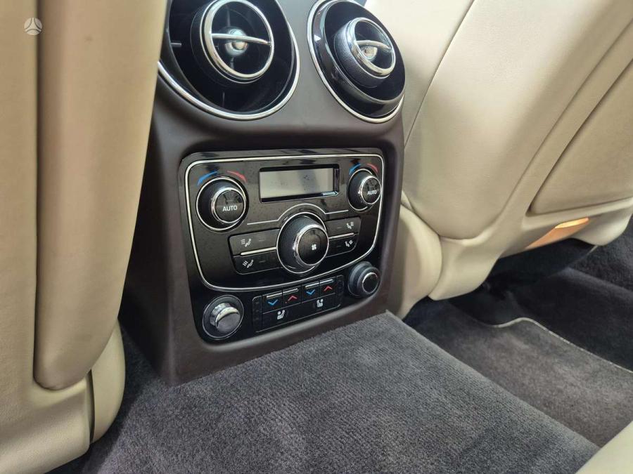 Zaļš Jaguar XJ 2010 Utena, ar dzinēja tilpumu 2.99 L un nobraukumu 194 tūkst. km par 7990 €, foto 16 vietnē AUTOMOTO.COM.LV