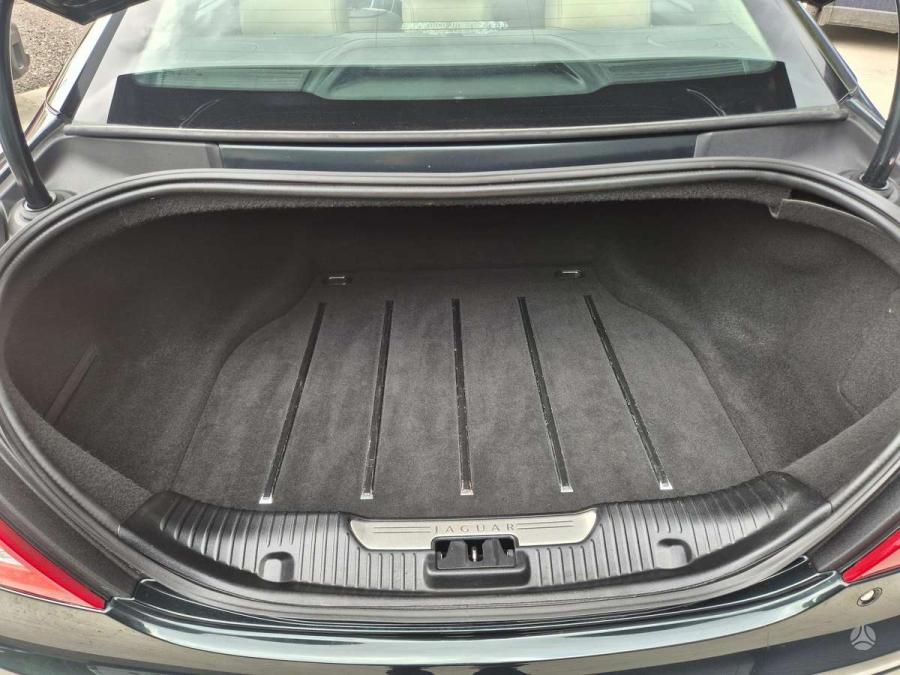 Zaļš Jaguar XJ 2010 Utena, ar dzinēja tilpumu 2.99 L un nobraukumu 194 tūkst. km par 7990 €, foto 20 vietnē AUTOMOTO.COM.LV