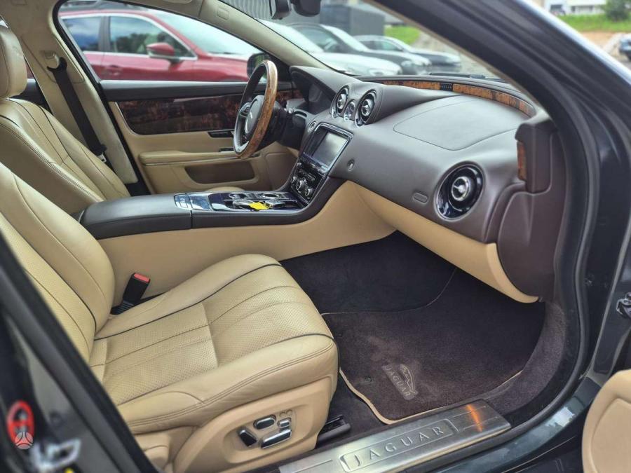 Zaļš Jaguar XJ 2010 Utena, ar dzinēja tilpumu 2.99 L un nobraukumu 194 tūkst. km par 7990 €, foto 23 vietnē AUTOMOTO.COM.LV