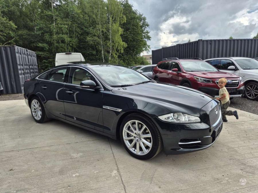 Zaļš Jaguar XJ 2010 Utena, ar dzinēja tilpumu 2.99 L un nobraukumu 194 tūkst. km par 7990 €, foto 26 vietnē AUTOMOTO.COM.LV