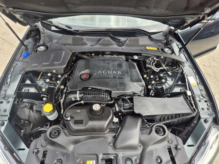 Zaļš Jaguar XJ 2010 Utena, ar dzinēja tilpumu 2.99 L un nobraukumu 194 tūkst. km par 7990 €, foto 31 vietnē AUTOMOTO.COM.LV