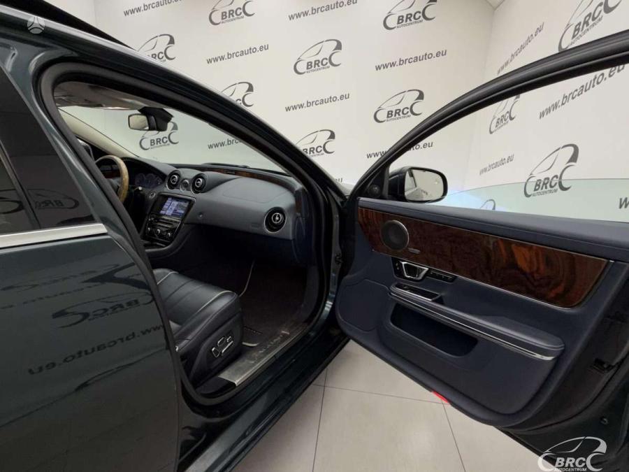 Green Jaguar XJ 2014 in Vilnius, with an engine capacity of 3.00 L and mileage of 153 thousand km for 11900 €, photo 11 on AUTOMOTO.COM.LV