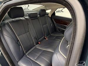 Zaļš Jaguar XJ 2014 Viļņa, ar dzinēja tilpumu 3.00 L un nobraukumu 153 tūkst. km par 10900 €, foto 16 vietnē AUTOMOTO.COM.LV