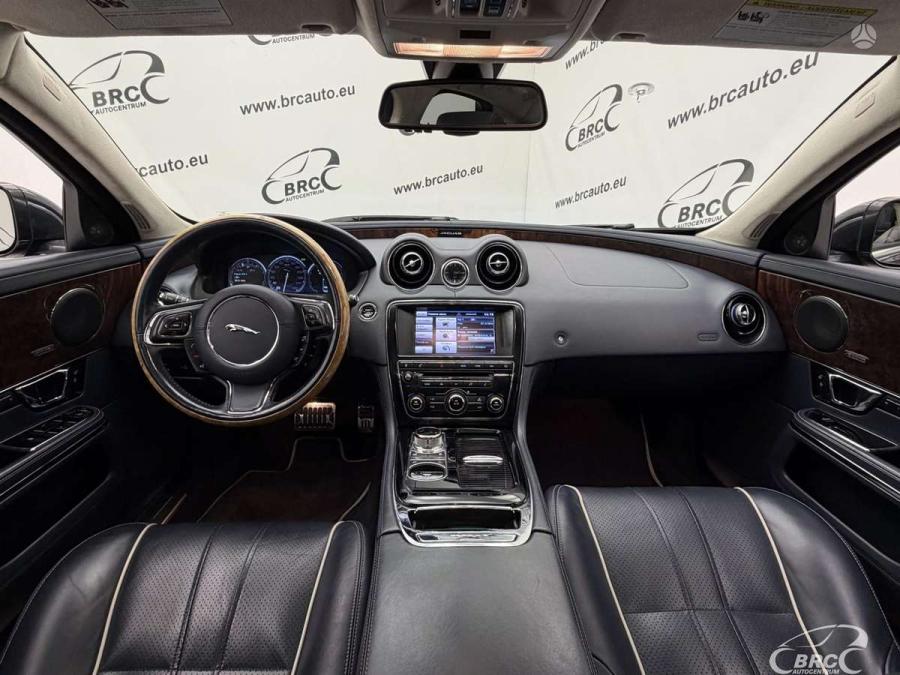 Green Jaguar XJ 2014 in Vilnius, with an engine capacity of 3.00 L and mileage of 153 thousand km for 9900 €, photo 5 on AUTOMOTO.COM.LV