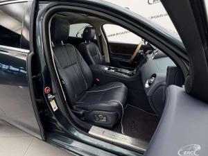 Green Jaguar XJ 2014 in Vilnius, with an engine capacity of 3.00 L and mileage of 153 thousand km for 9900 €, photo 9 on AUTOMOTO.COM.LV