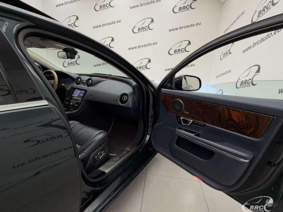 Green Jaguar XJ 2014 in Vilnius, with an engine capacity of 3.00 L and mileage of 153 thousand km for 9900 €, photo 11 on AUTOMOTO.COM.LV