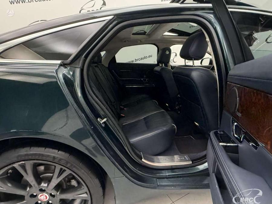 Green Jaguar XJ 2014 in Vilnius, with an engine capacity of 3.00 L and mileage of 153 thousand km for 9900 €, photo 14 on AUTOMOTO.COM.LV