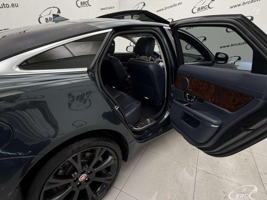 Green Jaguar XJ 2014 in Vilnius, with an engine capacity of 3.00 L and mileage of 153 thousand km for 9900 €, photo 17 on AUTOMOTO.COM.LV