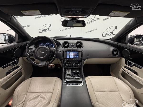 Zaļš Jaguar XJ 2015 Avižieniai, ar dzinēja tilpumu 3.00 L un nobraukumu 111 tūkst. km par 17900 €, foto 3 vietnē AUTOMOTO.COM.LV