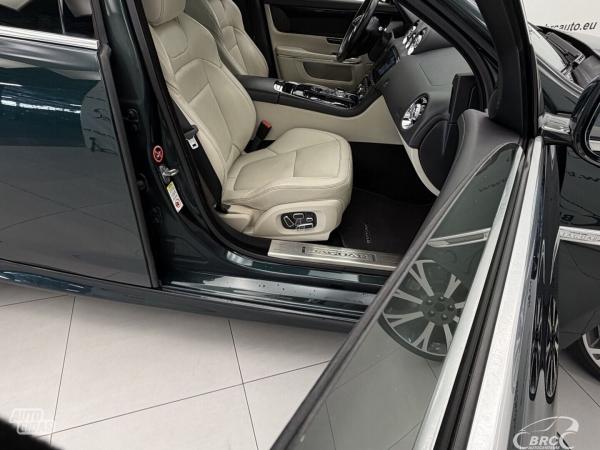 Zaļš Jaguar XJ 2015 Avižieniai, ar dzinēja tilpumu 3.00 L un nobraukumu 111 tūkst. km par 17900 €, foto 9 vietnē AUTOMOTO.COM.LV