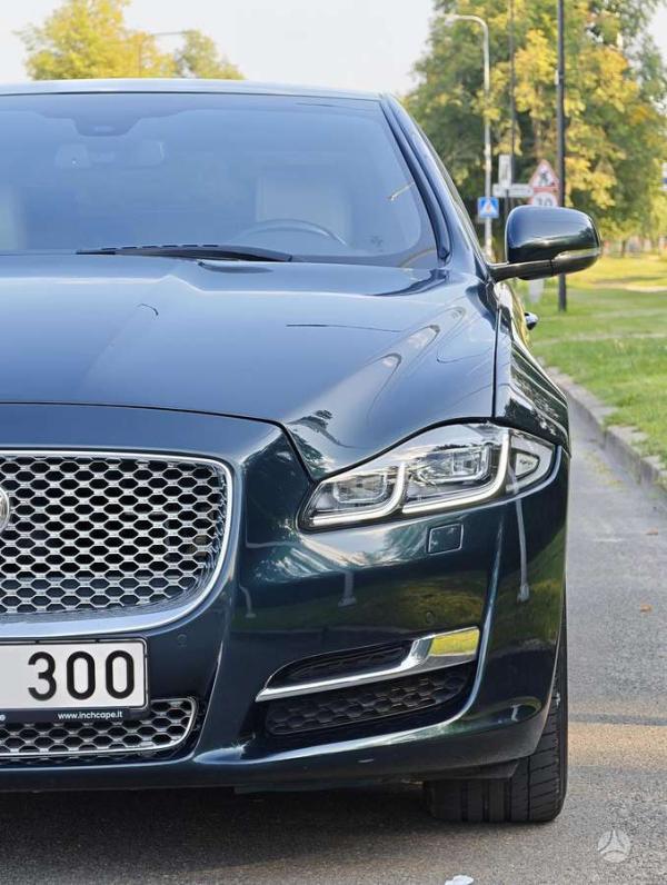 Zaļš Jaguar XJ 2015 Viļņa, ar dzinēja tilpumu 3.00 L un nobraukumu 111 tūkst. km par 15500 €, foto 3 vietnē AUTOMOTO.COM.LV