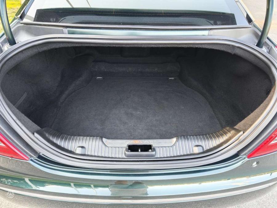 Zaļš Jaguar XJ 2015 Viļņa, ar dzinēja tilpumu 3.00 L un nobraukumu 111 tūkst. km par 15500 €, foto 11 vietnē AUTOMOTO.COM.LV