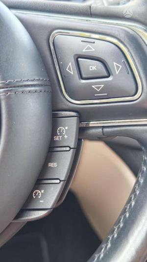 Zaļš Jaguar XJ 2015 Viļņa, ar dzinēja tilpumu 3.00 L un nobraukumu 111 tūkst. km par 15500 €, foto 17 vietnē AUTOMOTO.COM.LV