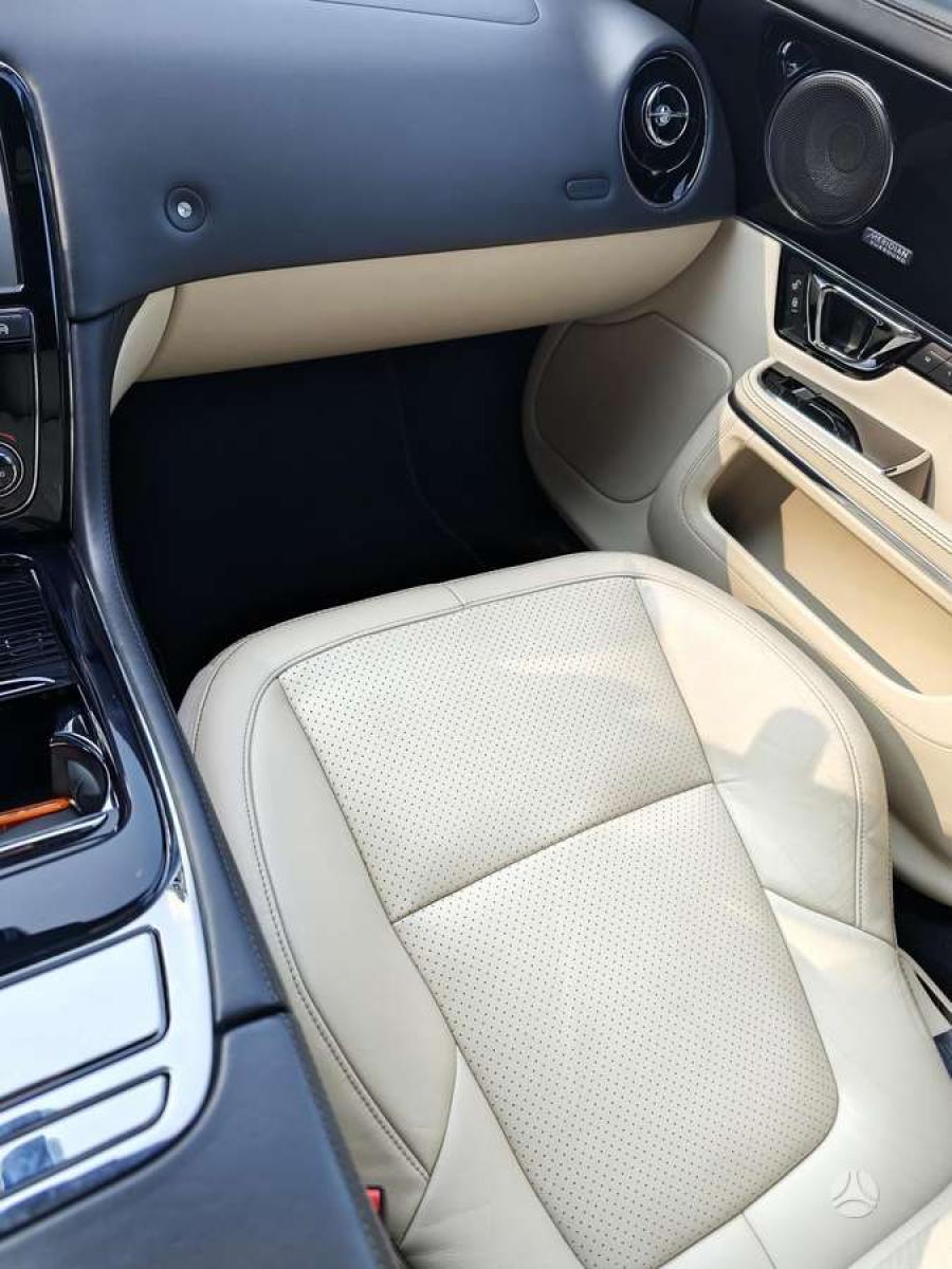 Zaļš Jaguar XJ 2015 Viļņa, ar dzinēja tilpumu 3.00 L un nobraukumu 111 tūkst. km par 15500 €, foto 29 vietnē AUTOMOTO.COM.LV