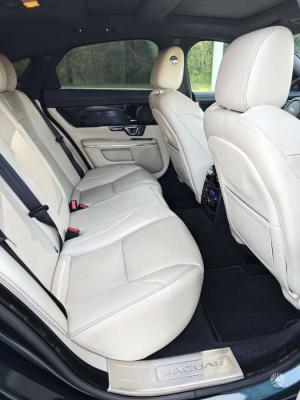 Zaļš Jaguar XJ 2015 Viļņa, ar dzinēja tilpumu 3.00 L un nobraukumu 111 tūkst. km par 15500 €, foto 31 vietnē AUTOMOTO.COM.LV