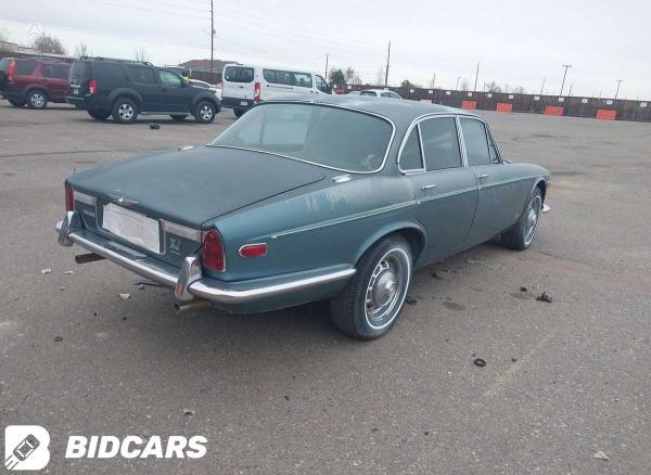 Pelēks Jaguar XJ 1970 Panevēža, ar dzinēja tilpumu 5.70 L un nobraukumu 111 tūkst. km par 5900 €, foto 4 vietnē AUTOMOTO.COM.LV