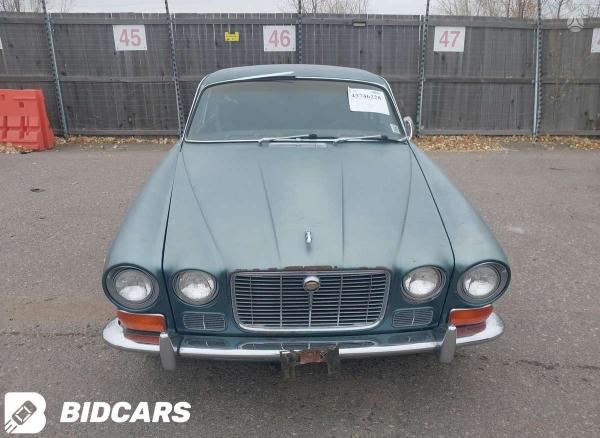 Pelēks Jaguar XJ 1970 Panevēža, ar dzinēja tilpumu 5.70 L un nobraukumu 111 tūkst. km par 5900 €, foto 9 vietnē AUTOMOTO.COM.LV
