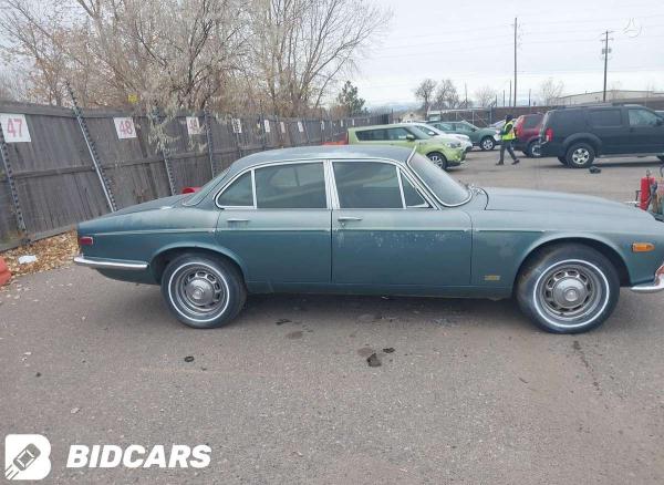 Pelēks Jaguar XJ 1970 Panevēža, ar dzinēja tilpumu 5.70 L un nobraukumu 111 tūkst. km par 5900 €, foto 10 vietnē AUTOMOTO.COM.LV
