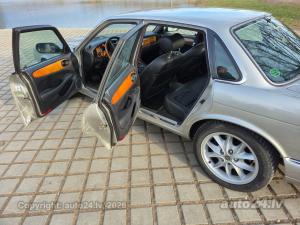 Pelēks Jaguar XJ 1998 Tallina, ar dzinēja tilpumu 3.20 L un nobraukumu 64 tūkst. km par 7500 €, foto 5 vietnē AUTOMOTO.COM.LV