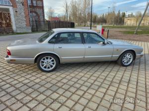 Pelēks Jaguar XJ 1998 Tallina, ar dzinēja tilpumu 3.20 L un nobraukumu 64 tūkst. km par 7500 €, foto 9 vietnē AUTOMOTO.COM.LV
