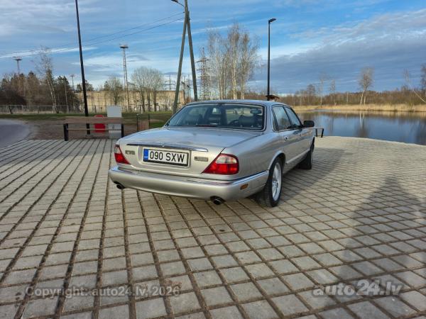 Pelēks Jaguar XJ 1998 Tallina, ar dzinēja tilpumu 3.20 L un nobraukumu 64 tūkst. km par 7500 €, foto 10 vietnē AUTOMOTO.COM.LV