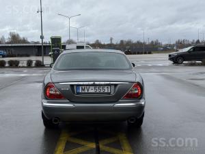 Pelēks Jaguar XJ 2003 Rīga, ar dzinēja tilpumu 4.20 L un nobraukumu 310 tūkst. km par 9800 €, foto 7 vietnē AUTOMOTO.COM.LV
